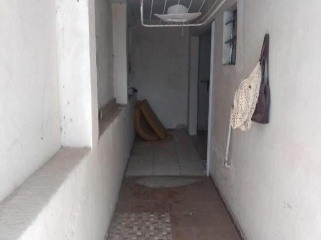 Casa para Venda por R$150.000,00 com 6 vagas, 2 dormitórios e 2 banheiros Vila bartira, Itaquaquec