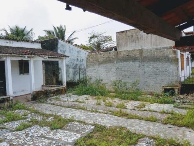 Casa para Venda por R$180.000,00 com 200m², 2 dormitórios, 4 vagas e 2 banheiros Travessão, Caragu