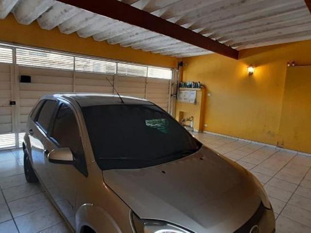Casa para Venda por R$1.010.000,00 com 235m², 4 dormitórios, 3 vagas e 5 banheiros Jardim paravent