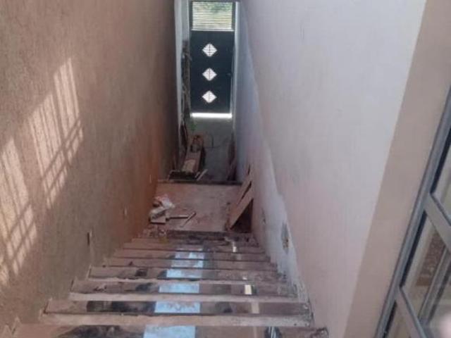 Casa para Venda por R$400.000,00 com 250m², 3 dormitórios, 1 suite e 3 vagas Vila augusta, Itaquaq