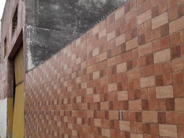 Casa para Venda por R$410.000,00 com 250m², 2 dormitórios, 1 vaga e 1 banheiro Jardim são vicente