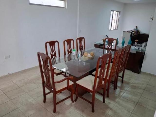 Casa para Venda por R$650.000,00 com 250m², 3 dormitórios, 1 suite e 3 vagas Vila renato, São paul