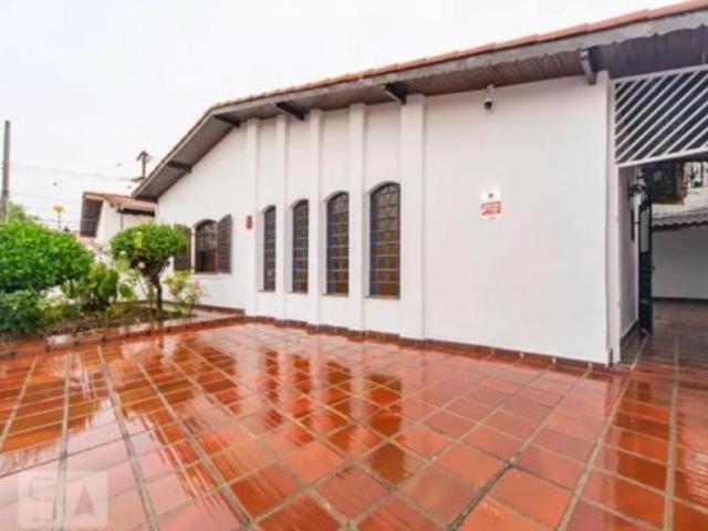 Casa para Venda por R$765.000,00 com 225m², 3 dormitórios, 3 suites e 2 vagas Campestre, Santo and