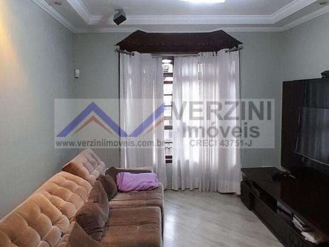 Casa para Venda por R$960.000,00 com 246m², 3 vagas, 1 suite e 3 dormitórios Parque renato maia, G