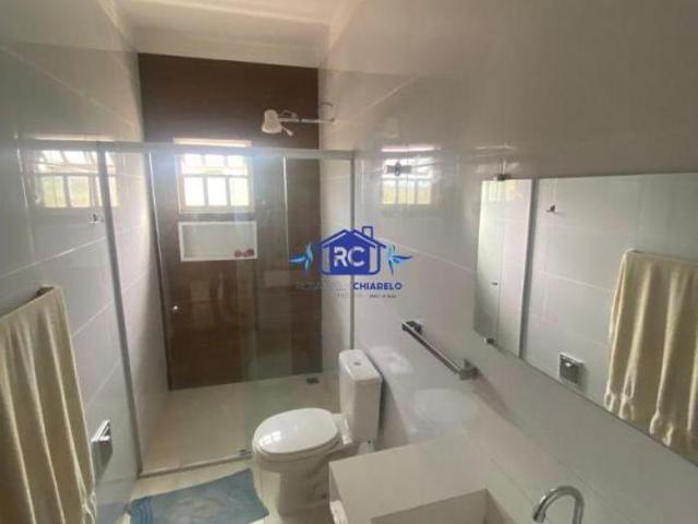 Casa para venda, possui 02 Vagas, 03 quartos, sendo 01 suite, sala, copa, cozinha, area de serviço e