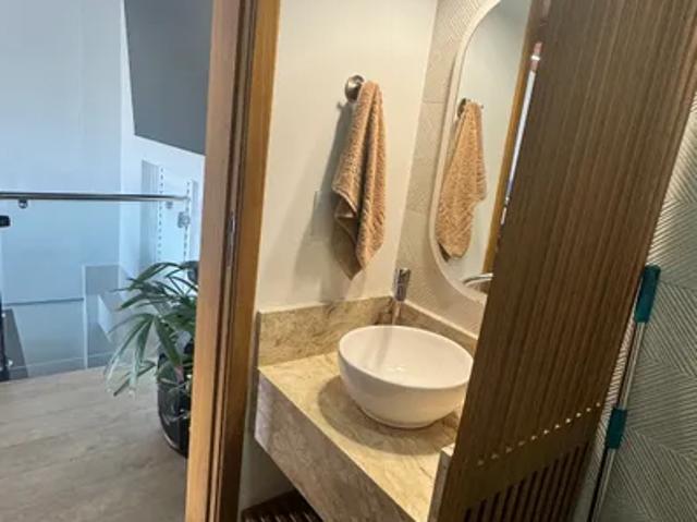 Casa para venda possui 212 metros quadrados com 3 quartos