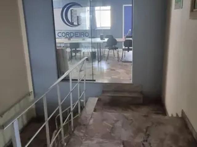 Casa para venda possui 220 metros quadrados com 3 quartos