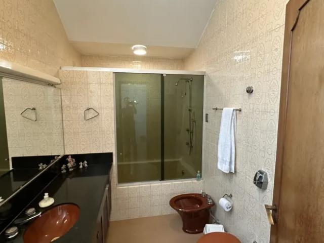 Casa para venda possui 342 metros quadrados com 3 quartos em Vila São Francisco São Paulo SP