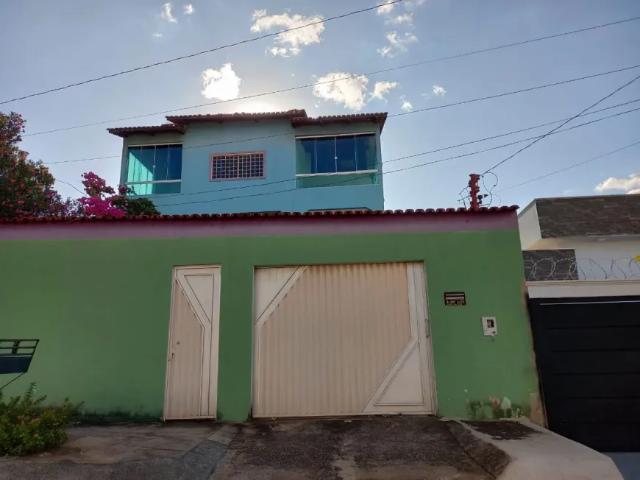 Casa para venda possui 390 metros quadrados em Cidade Vera Cruz Aparecida de Goiânia Goiás