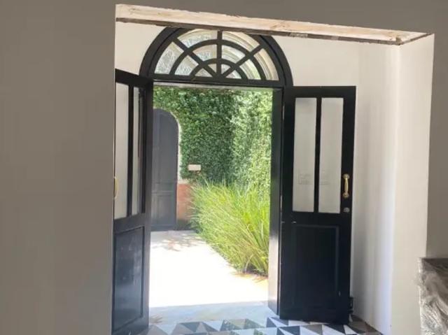 Casa para venda possui 420 metros com 4 quartos, 3 vagas em Jardim Europa
