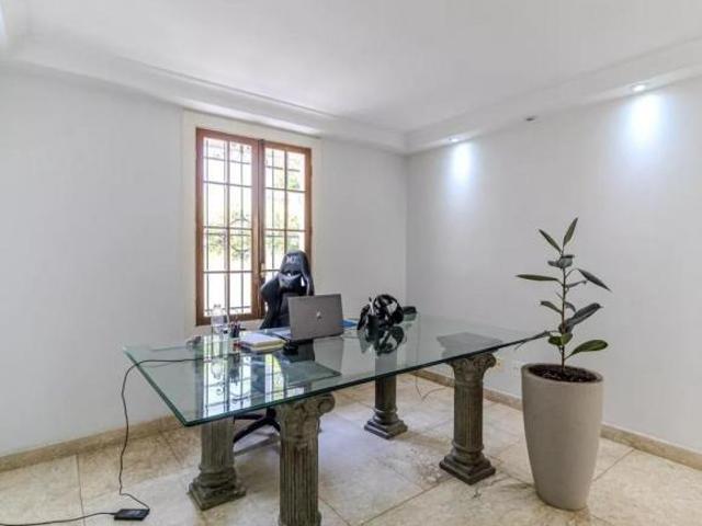 Casa Para Venda Pacaembu, 3 Quartos, 1 Suíte, 4 Vagas, 300m²