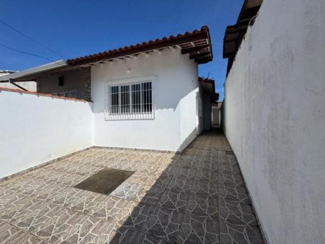 Casa para Venda, Peruíbe / SP. Possui 02 dormitórios