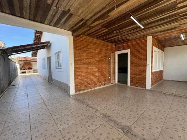 Casa para Venda, Peruíbe / SP. Possui 03 dormitórios