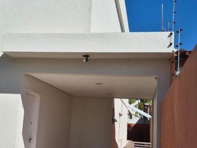 Casa para Venda, Peruíbe / SP. Possui 03 dormitórios e espaço para piscina