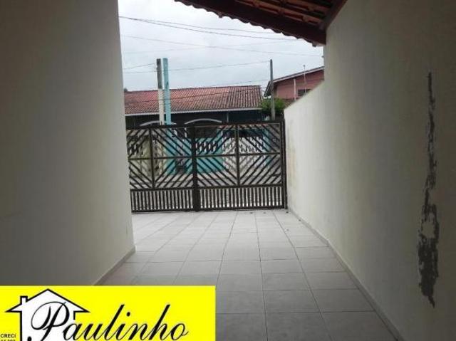 Linda casa à venda em Peruíbe SP, bairro Stella Maris, 3 quartos, 1 suíte, sala, 2 banheiros, 90m² d