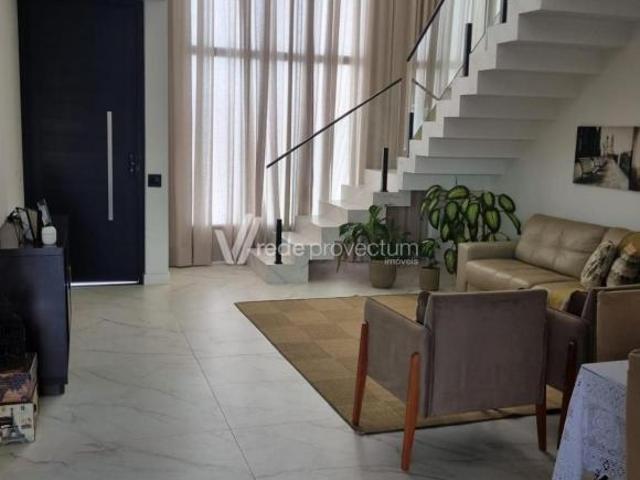 Casa para venda R$ 1.970,000,00 com piscina no Condomínio Royal Garden na cidade