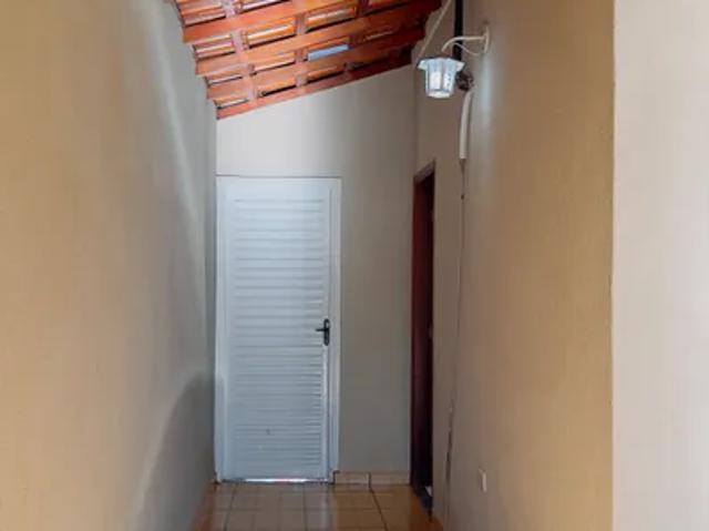 Casa para venda tem 168 metros quadrados com 3 quartos