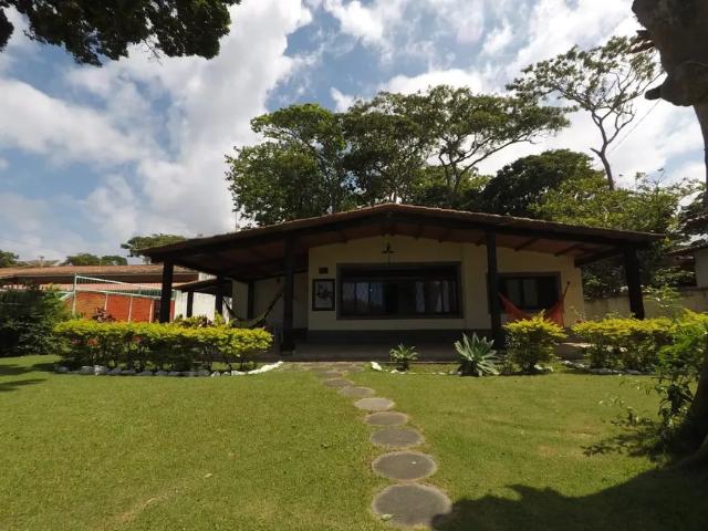 Casa para venda tem 182 metros quadrados com 5 quartos