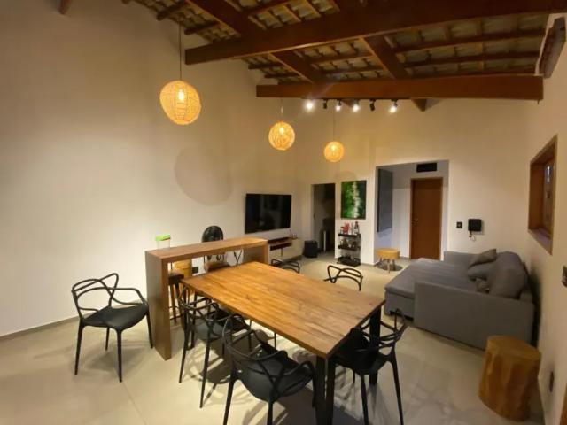 Casa para venda tem 350 metros quadrados com 3 quartos