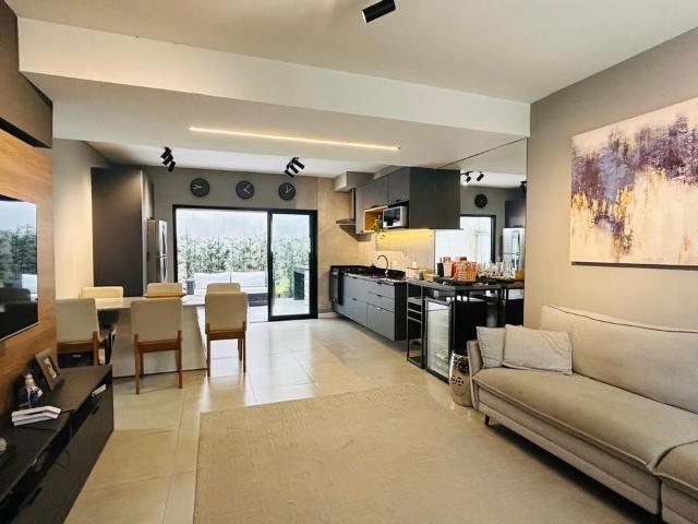 Casa para Venda/Aluguel com 4 quartos, 130 m² por R$ 980.000