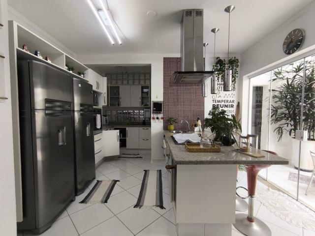 Casa para Venda/Aluguel com 4 quartos, 164 m² por R$ 2.700.000