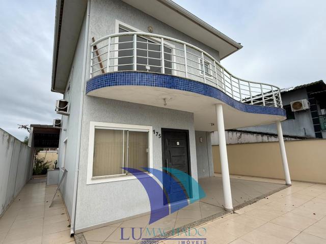 Casa para Venda/Aluguel com 4 quartos, 220 m² por R$ 750.000