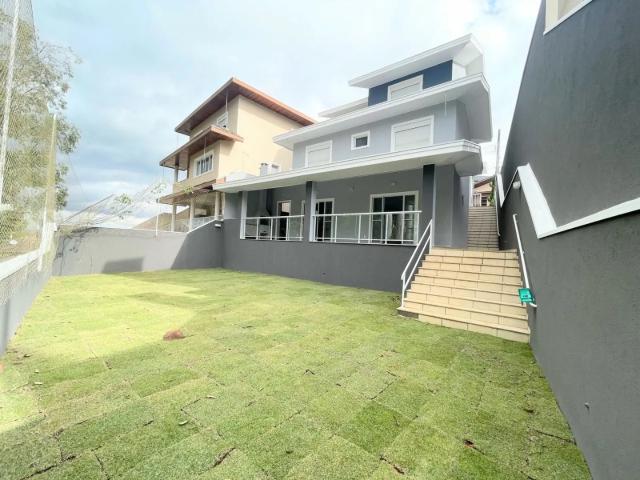 Casa para Venda/Aluguel com 4 quartos, 230 m² por R$ 1.890.000