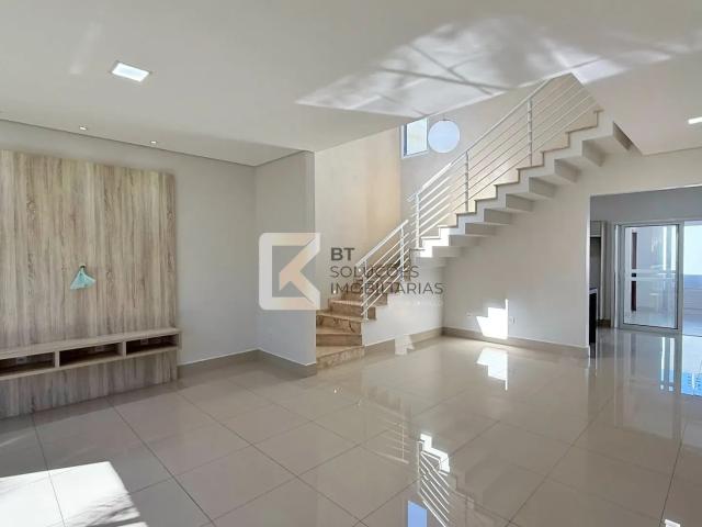 Casa para Venda/Aluguel com 4 quartos, 256 m² por R$ 2.500.000