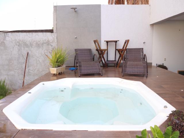 Casa para Venda/Aluguel com 4 quartos, 250 m² por R$ 499.000