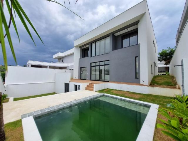 Casa para Venda/Aluguel com 4 quartos, 305 m² por R$ 2.860.000