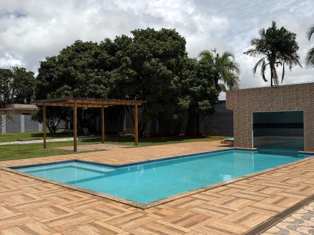 Casa para Venda/Aluguel com 4 quartos, 308 m² por R$ 1.500.000