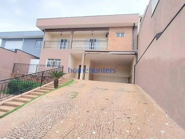 Casa para Venda/Aluguel com 4 quartos, 300 m² por R$ 2.689.000