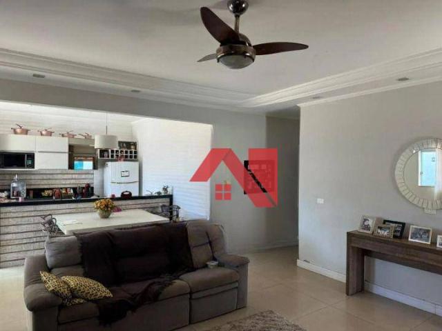 Casa para Venda/Aluguel com 4 quartos, 303 m² por R$ 1.200.000