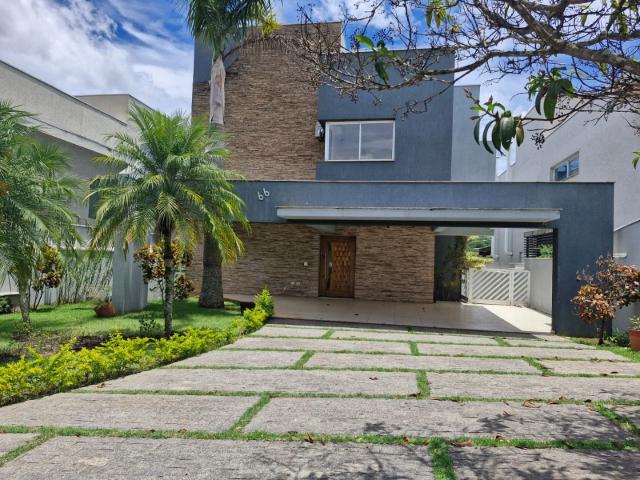 Casa para Venda/Aluguel com 4 quartos, 329 m² por R$ 2.250.000
