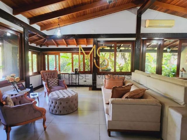 Casa para Venda/Aluguel com 4 quartos, 320 m² por R$ 3.000.000