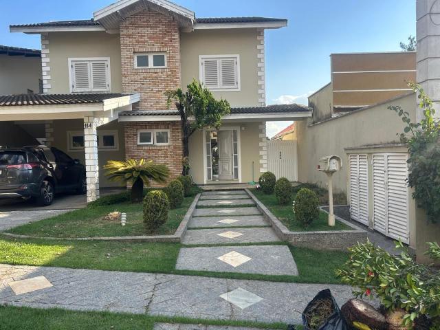 Casa para Venda/Aluguel com 4 quartos, 335 m² por R$ 1.980.000