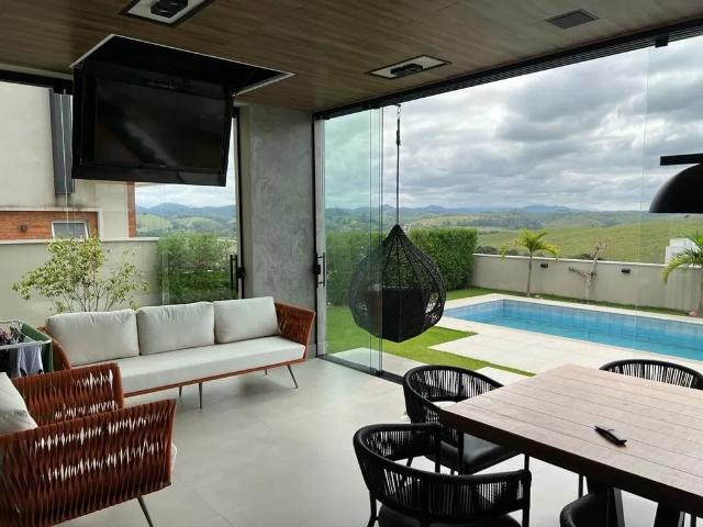 Casa para Venda/Aluguel com 4 quartos, 330 m² por R$ 3.600.000