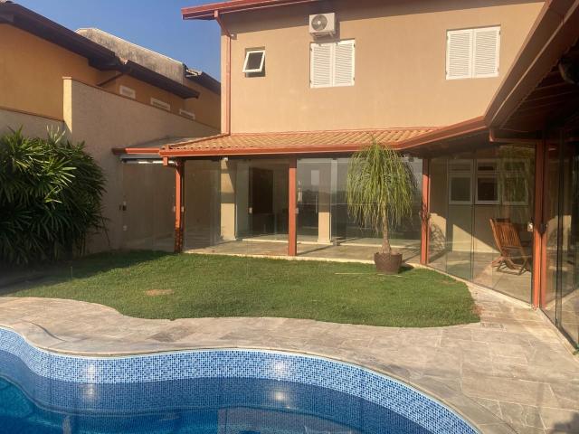 Casa para Venda/Aluguel com 4 quartos, 341 m² por R$ 1.650.000
