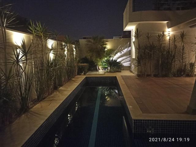 Casa para Venda/Aluguel com 4 quartos, 350 m² por R$ 2.500.000