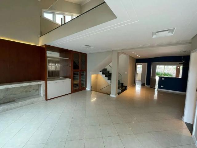 Casa para Venda/Aluguel com 4 quartos, 350 m² por R$ 2.550.000