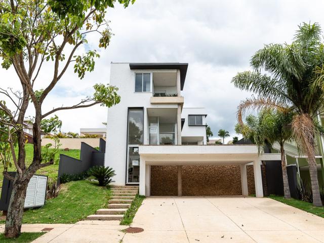 Casa para Venda/Aluguel com 4 quartos, 369 m² por R$ 2.960.000