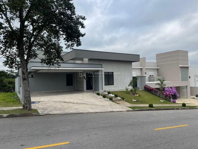 Casa para Venda/Aluguel com 4 quartos, 360 m² por R$ 3.400.000