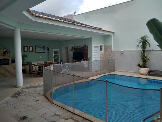 Casa para Venda/Aluguel com 4 quartos, 372 m² por R$ 2.702.800
