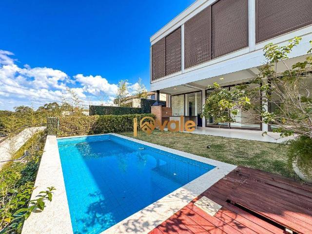 Casa para Venda/Aluguel com 4 quartos, 385 m² por R$ 4.500.000