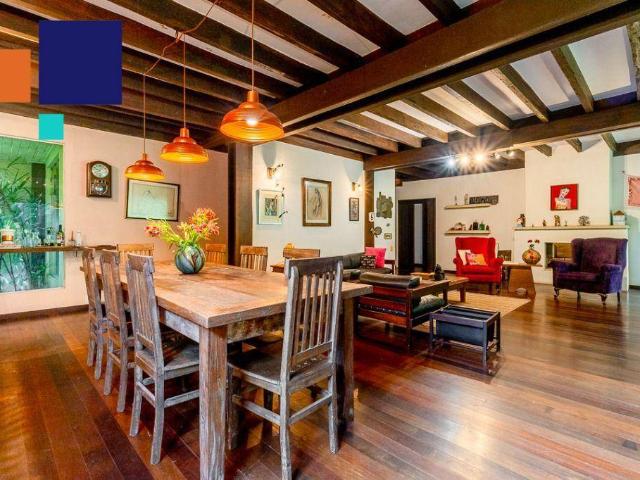 Casa para Venda/Aluguel com 4 quartos, 391 m² por R$ 1.850.000