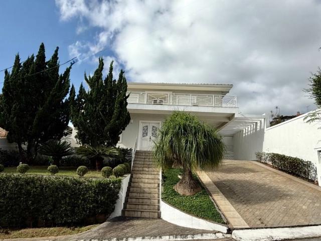 Casa para Venda/Aluguel com 4 quartos, 413 m² por R$ 1.900.000