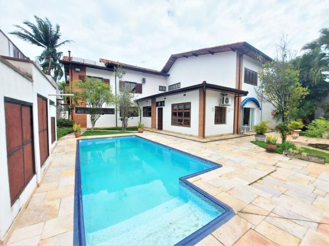 Casa para Venda/Aluguel com 4 quartos, 420 m² por R$ 2.700.000