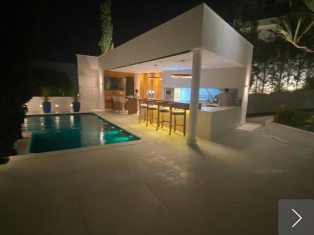 Casa para Venda/Aluguel com 4 quartos, 540 m² por R$ 6.500.000