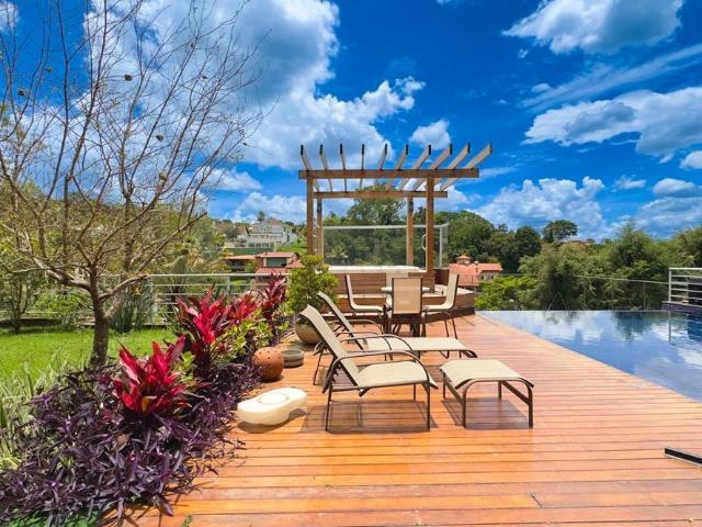 Casa para Venda/Aluguel com 4 quartos, 724 m² por R$ 3.970.000