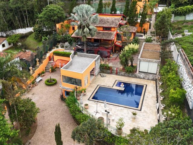 Casa para Venda/Aluguel com 4 quartos, 900 m² por R$ 3.500.000